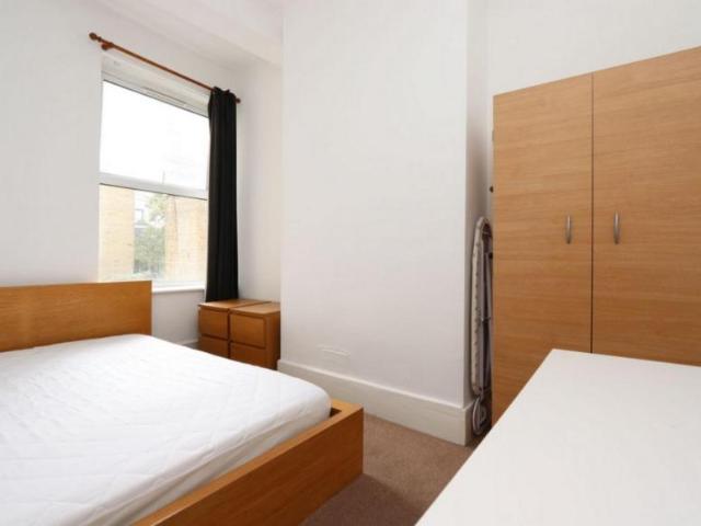 Shared Living/roommate 5 Bedroom For Rent London London 802 ES90559432