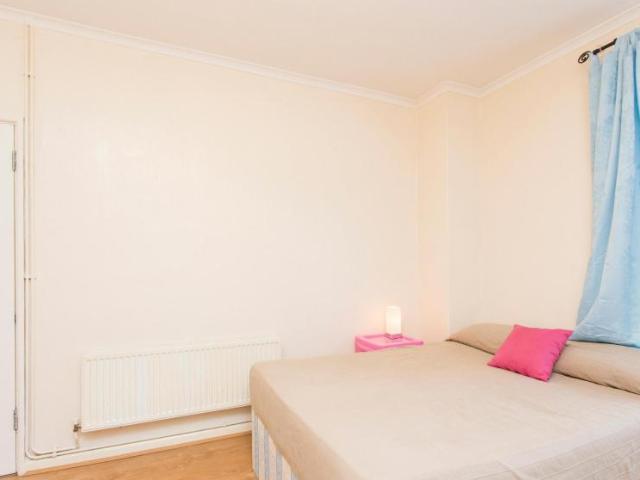 Shared Living/roommate 5 Bedroom For Rent London London 819 ES90562325
