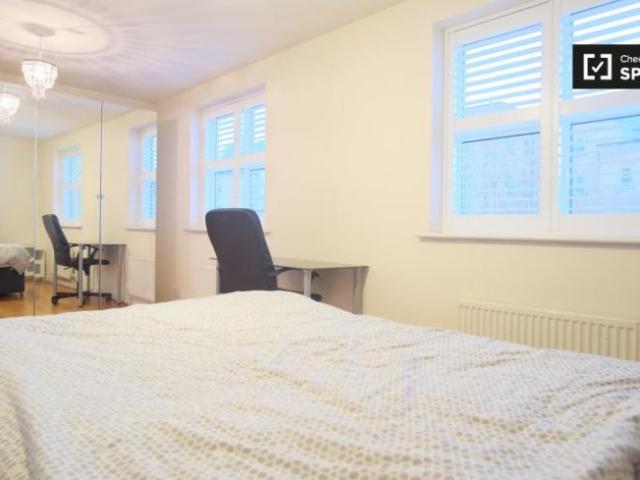 Shared Living/roommate 5 Bedroom For Rent London London 850 ELS101822448