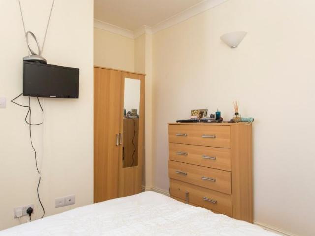 Shared Living/roommate 5 Bedroom For Rent London London 850 ES90562364