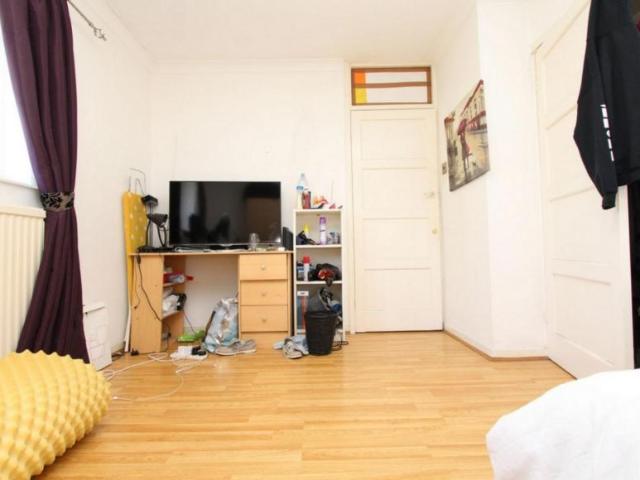 Shared Living/roommate 5 Bedroom For Rent London London 867 ES90559766