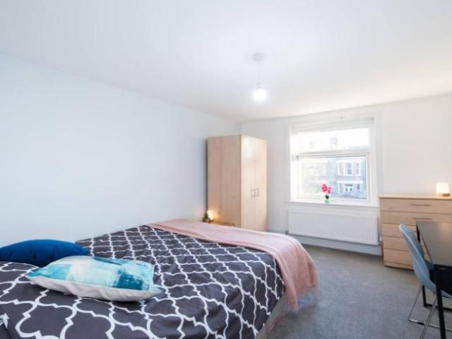 Shared Living/roommate 5 Bedroom For Rent London London 897 ELS101833920