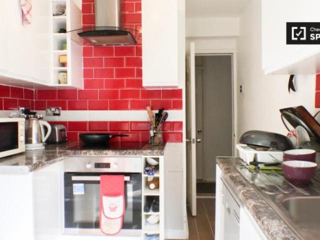 Shared Living/roommate 5 Bedroom For Rent London London 899 ELS101840756