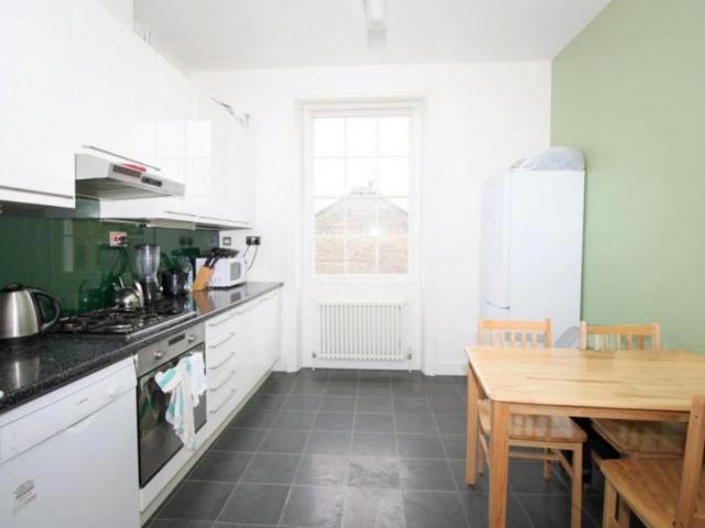 Shared Living/roommate 5 Bedroom For Rent London London 920 ES90562877