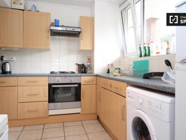Shared Living/roommate 5 Bedroom For Rent London London 930 ELS101837032