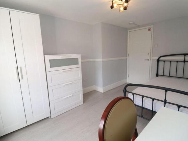 Shared Living/roommate 5 Bedroom For Rent London London 932 ES90559821
