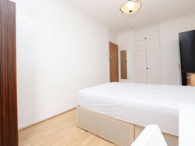 Shared Living/roommate 5 Bedroom For Rent London London 954 ES90559832