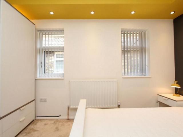 Shared Living/roommate 5 Bedroom For Rent London London 997 ES90560090