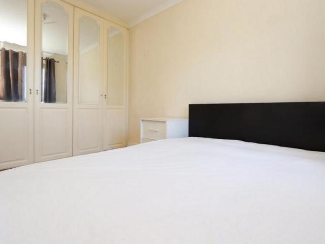 Shared Living/roommate 6 Bedroom For Rent London London 1040 ELS90559268