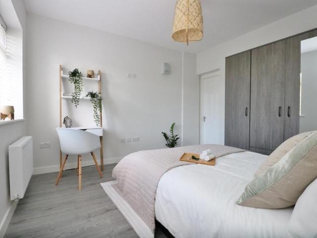Shared Living/roommate 6 Bedroom For Rent London London 1050 ELS90562655