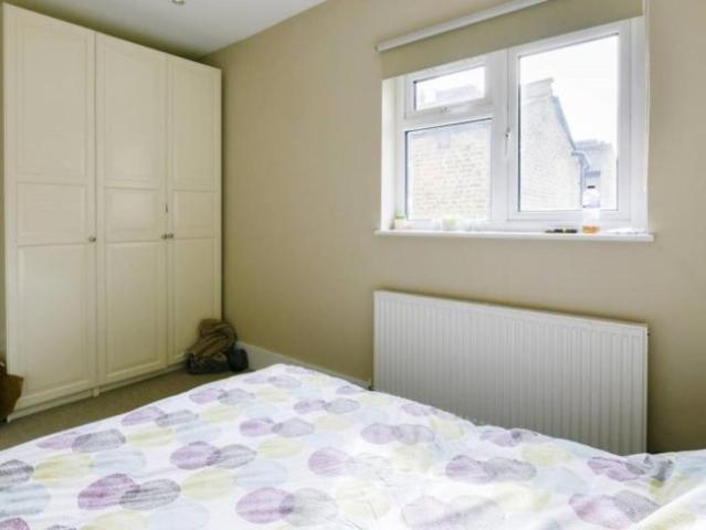 Shared Living/roommate 6 Bedroom For Rent London London 1060 ELS90563415