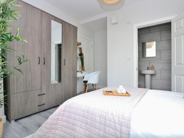 Shared Living/roommate 6 Bedroom For Rent London London 1000 ELS90562531