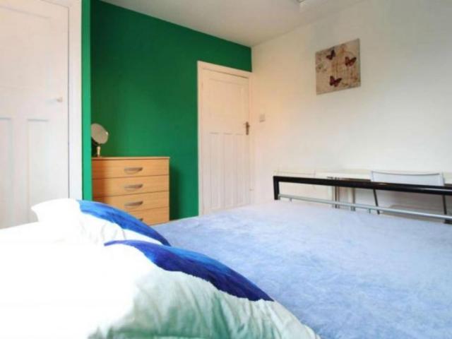 Shared Living/roommate 6 Bedroom For Rent London London 1019 ELS90559671