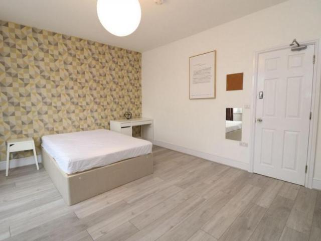 Shared Living/roommate 6 Bedroom For Rent London London 1019 ELS90559924