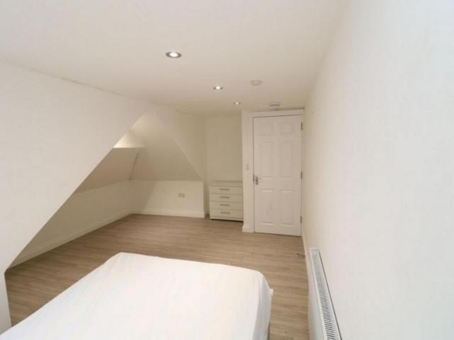 Shared Living/roommate 6 Bedroom For Rent London London 1019 ELS90560210