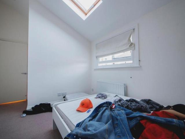 Shared Living/roommate 6 Bedroom For Rent London London 1030 ELS90563385