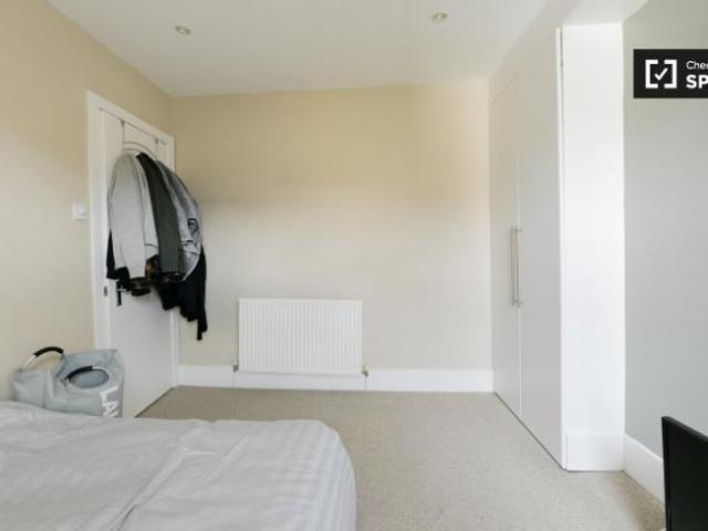 Shared Living/roommate 6 Bedroom For Rent London London 1180 ELS97679749