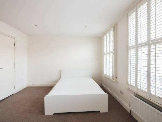 Shared Living/roommate 6 Bedroom For Rent London London 1180 ELS100676752