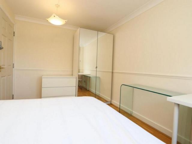 Shared Living/roommate 6 Bedroom For Rent London London 1105 ELS90559874