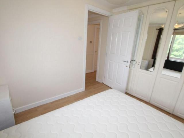 Shared Living/roommate 6 Bedroom For Rent London London 1105 ELS90559824