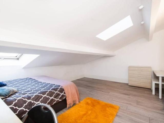 Shared Living/roommate 6 Bedroom For Rent London London 1128 ES95878273