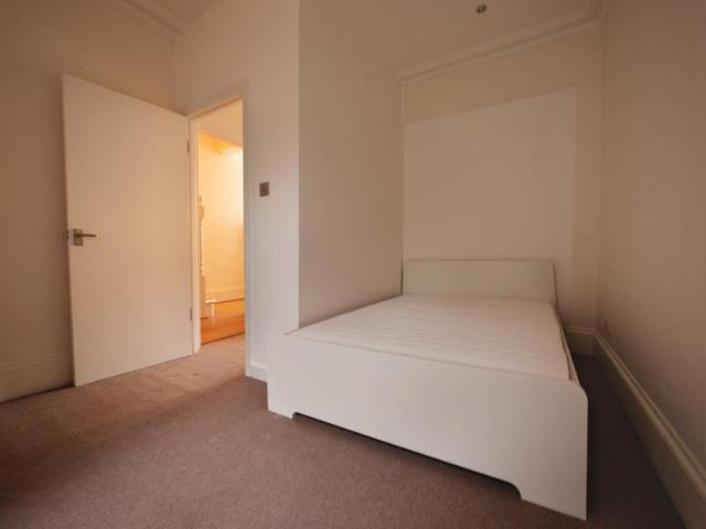 Shared Living/roommate 6 Bedroom For Rent London London 1130 ELS90563456