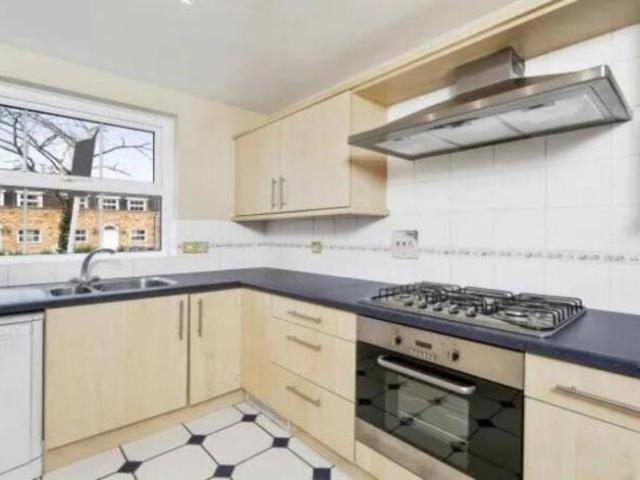 Shared Living/roommate 6 Bedroom For Rent London London 1130 ELS98191894