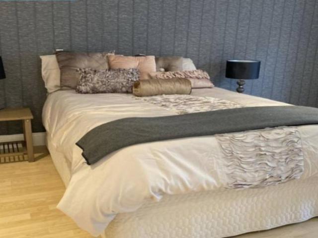 Shared Living/roommate 6 Bedroom For Rent London London 1250 ELS94062088