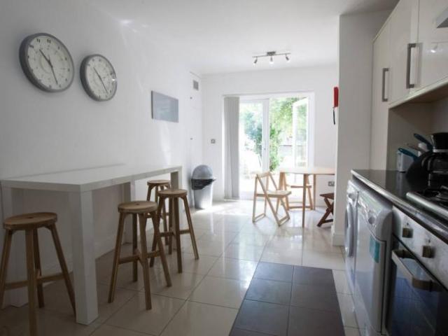 Shared Living/roommate 6 Bedroom For Rent London London 1250 ELS101820331
