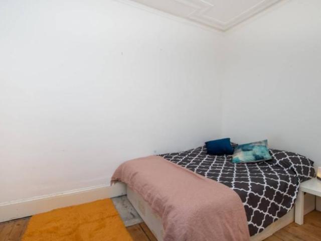 Shared Living/roommate 6 Bedroom For Rent London London 1212 ELS95119960