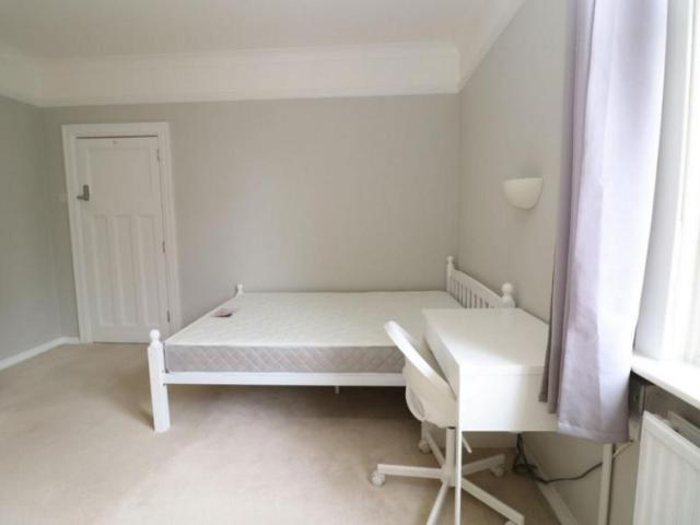 Shared Living/roommate 6 Bedroom For Rent London London 1214 ELS90559525