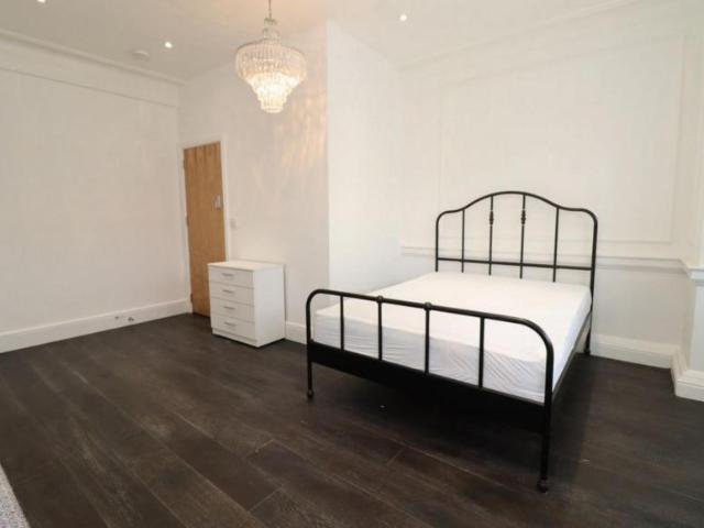 Shared Living/roommate 6 Bedroom For Rent London London 1214 ELS90559966