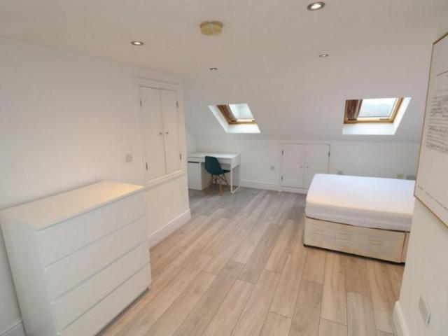 Shared Living/roommate 6 Bedroom For Rent London London 1214 ELS90560193
