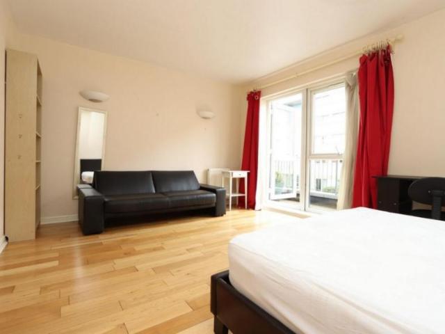Shared Living/roommate 6 Bedroom For Rent London London 1300 ELS90559943