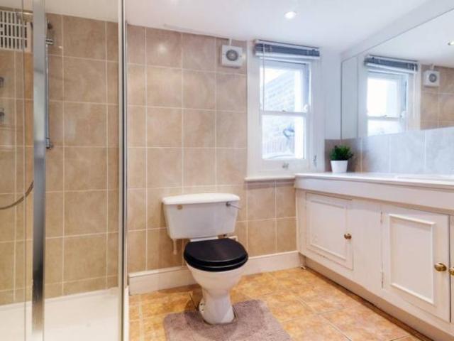 Shared Living/roommate 6 Bedroom For Rent London London 1300 ES101847195