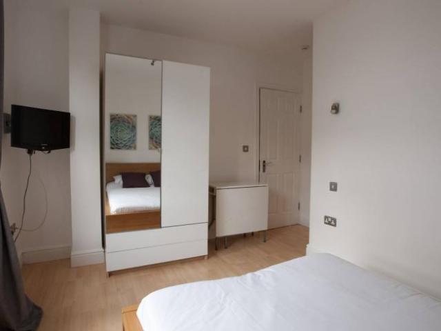 Shared Living/roommate 6 Bedroom For Rent London London 1450 ELS101841965