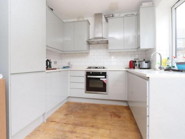 Shared Living/roommate 6 Bedroom For Rent London London 1495 ELS90559857