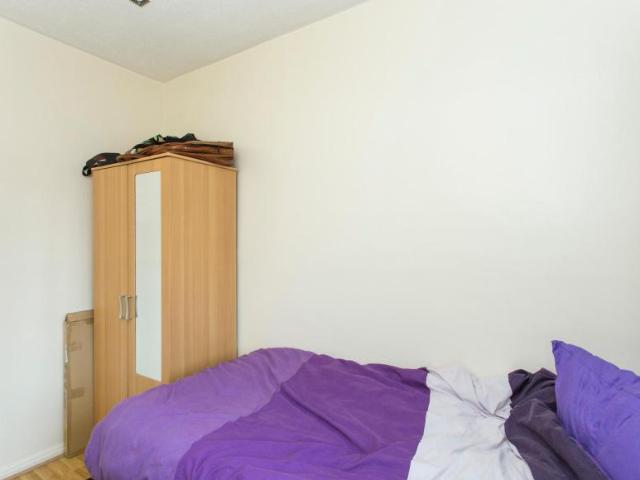Shared Living/roommate 6 Bedroom For Rent London London 637 ELS90562810