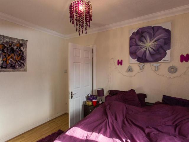 Shared Living/roommate 6 Bedroom For Rent London London 683 ES90562157