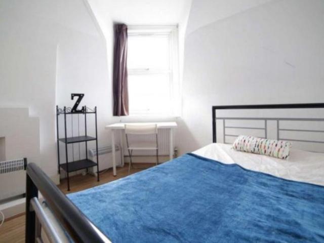 Shared Living/roommate 6 Bedroom For Rent London London 724 ES90559349