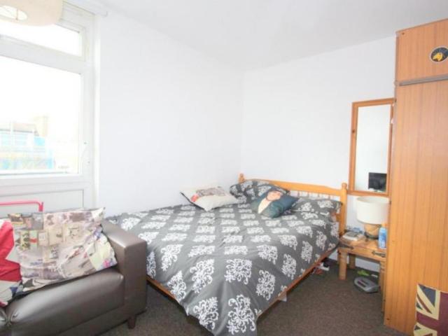 Shared Living/roommate 6 Bedroom For Rent London London 790 ES90562784
