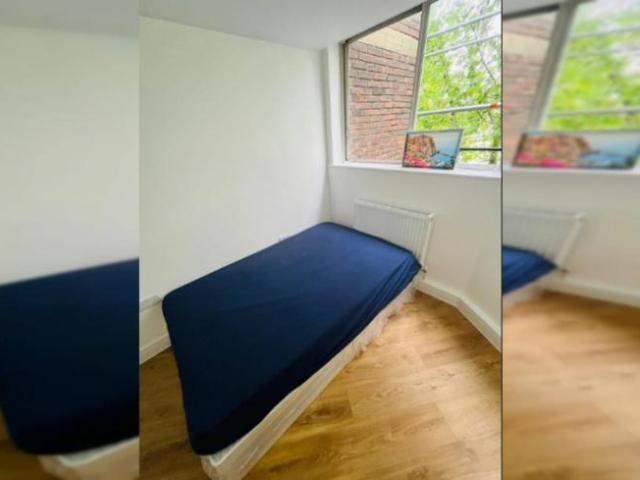 Shared Living/roommate 6 Bedroom For Rent London London 930 ELS102056088