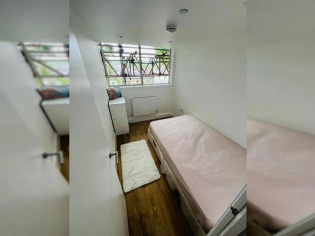 Shared Living/roommate 6 Bedroom For Rent London London 960 ES97706996
