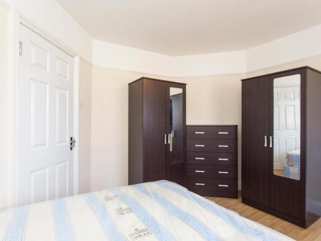Shared Living/roommate 8 Bedroom For Rent London London 683 ES90562989