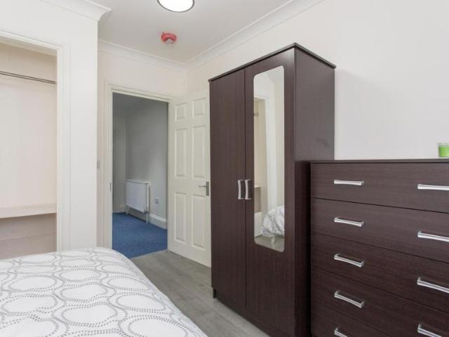 Shared Living/roommate 9 Bedroom For Rent London London 600 ES90562106