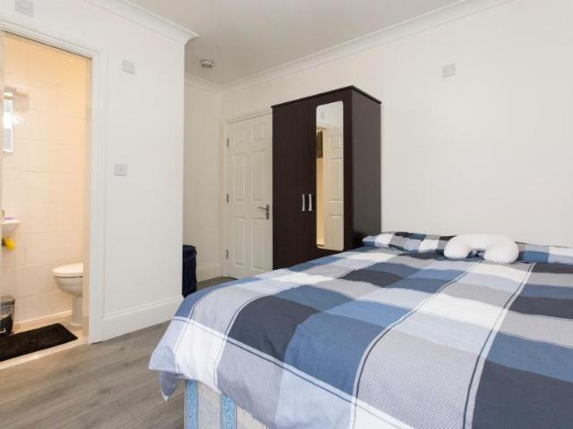 Shared Living/roommate 9 Bedroom For Rent London London 650 ES90562138