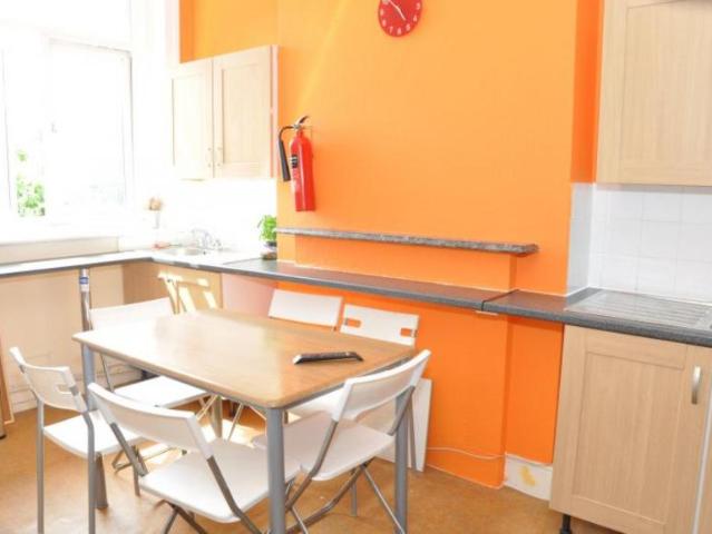 Shared Living/roommate 9 Bedroom For Rent London London 845 ES90559320