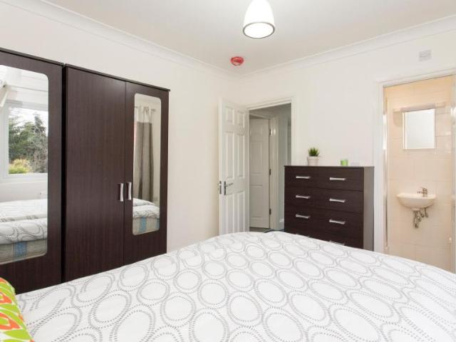 Shared Living/roommate 9 Bedroom For Rent London London 850 ES90562367