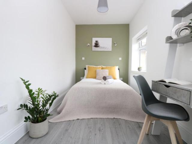 Shared Living/roommate 9 Bedroom For Rent London London 900 ES90562556