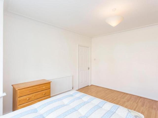 Shared Living/roommate 9 Bedroom For Rent London London 910 ES90563325